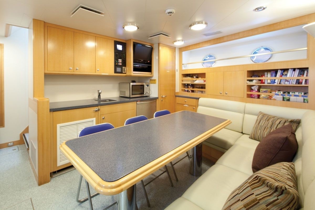 Yacht PRINCESS TOO, Feadship | CHARTERWORLD Luxury Superyacht Charters